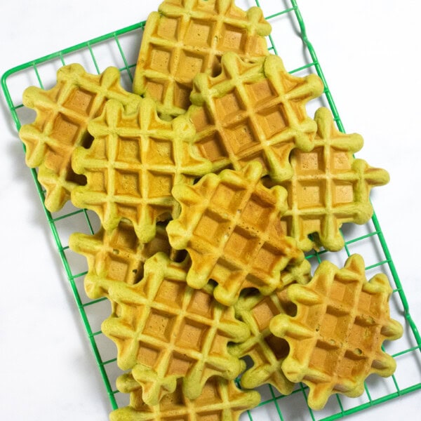 5-Star Fluffy Spinach Waffles for Baby, Toddlers & Kids - Baby Foode