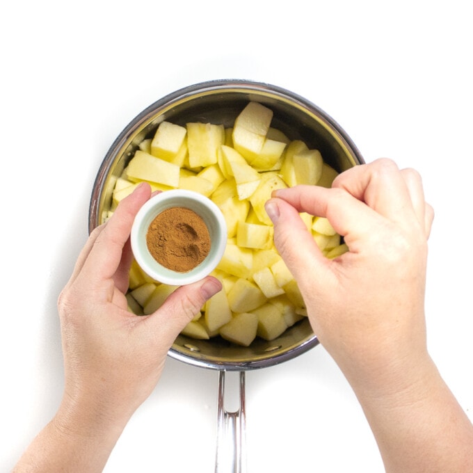 Ridiculously Good Apple Baby Puree (stage one) | Baby Foode