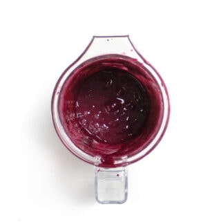 Spoon-Worthy Blueberry Baby Food (puree & blw) | Baby FoodE