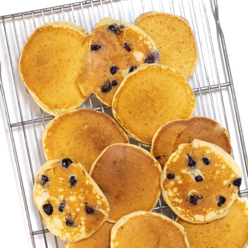 15-Minute Fluffy Greek Yogurt Pancakes with Vanilla | Baby Foode