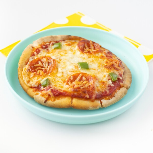Kid-Favorite 10-Minute Pita Pizza (Kid Favorite!) | Baby Foode