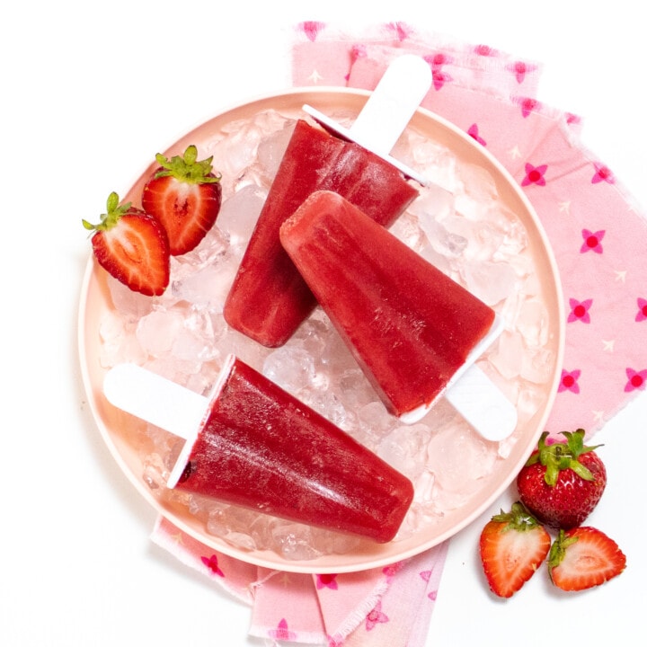 Irresistible 4-Ingredient Strawberry Popsicles | Baby Foode